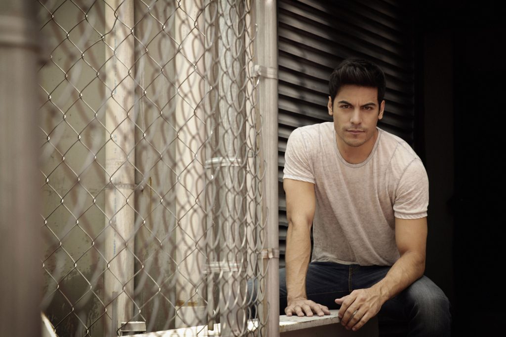 Carlos Rivera estrena el videoclip oficial de “Otras Vidas”